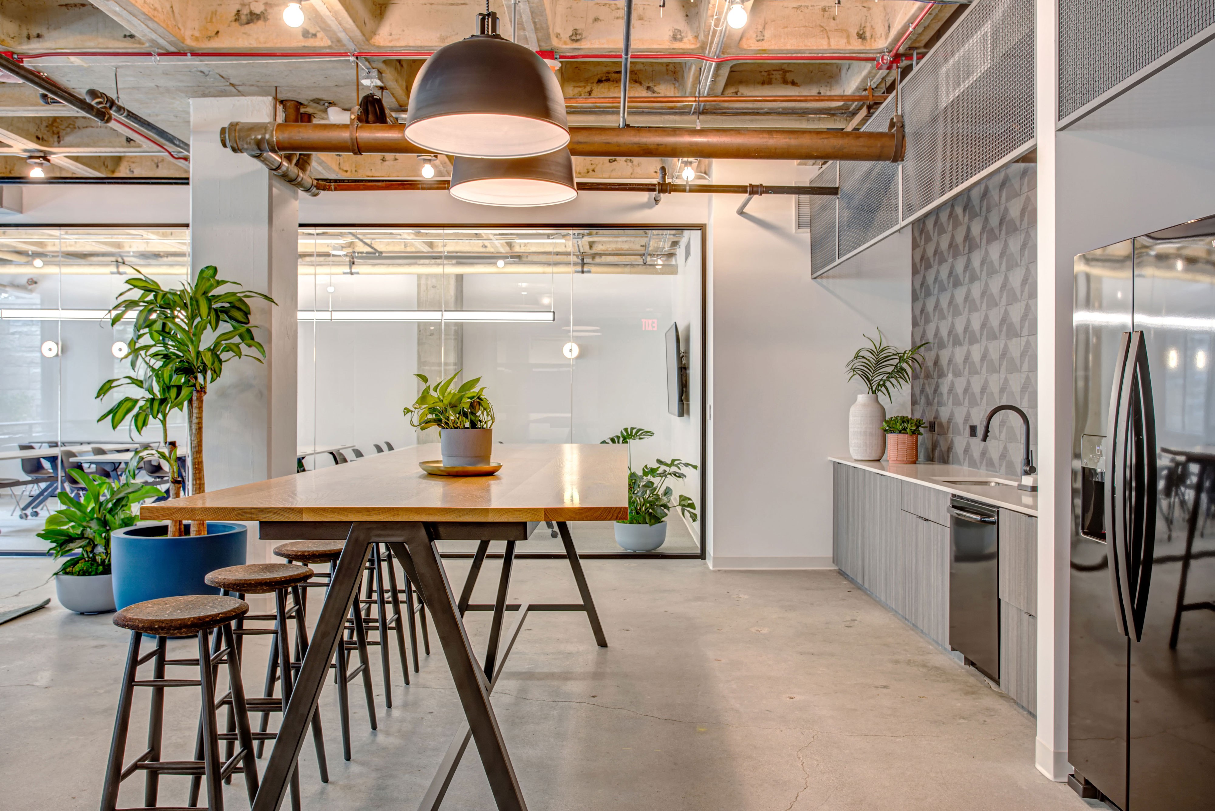 Icon Modern | Custom Community Tables