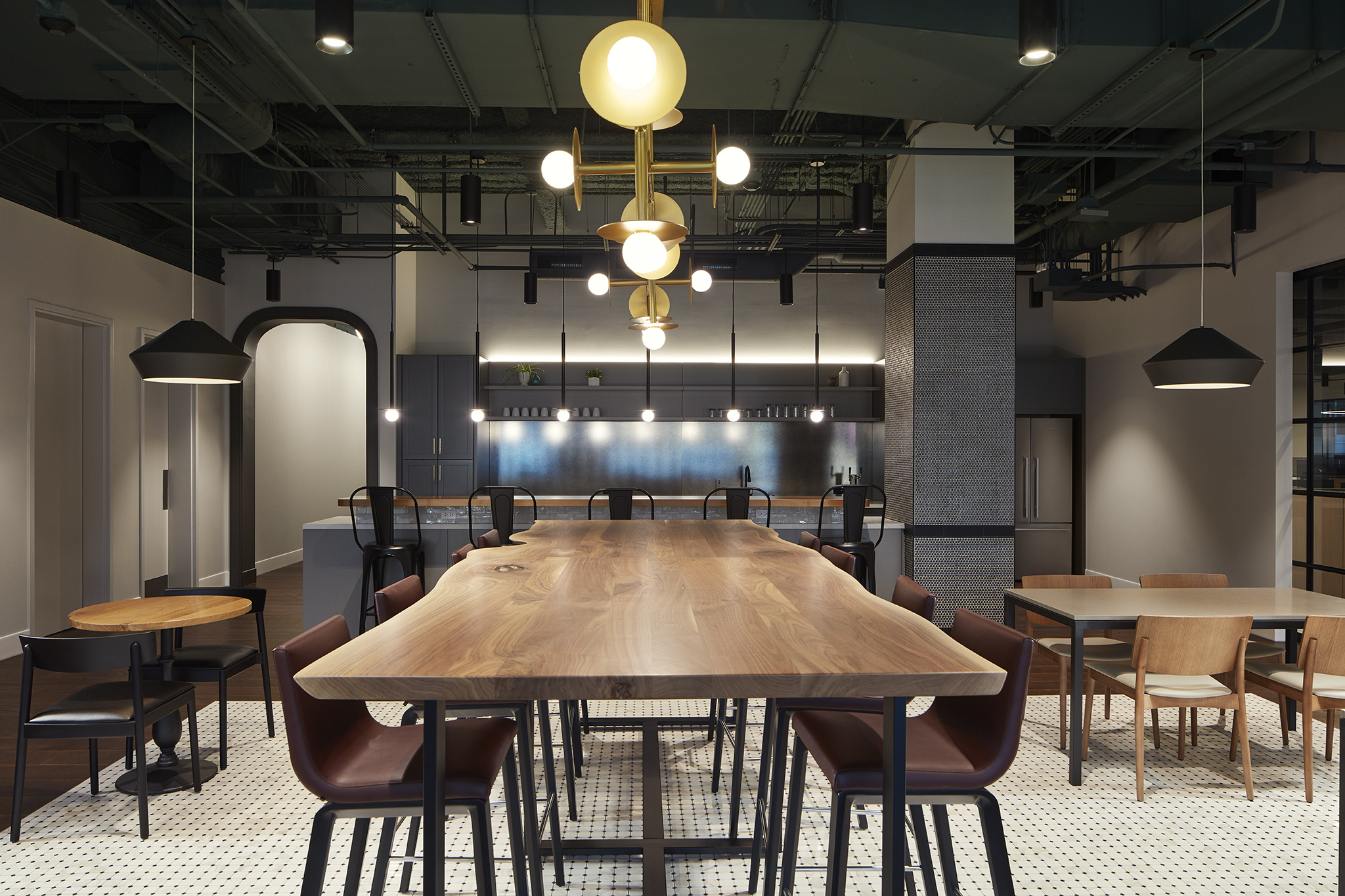 Icon Modern | Custom Community Tables